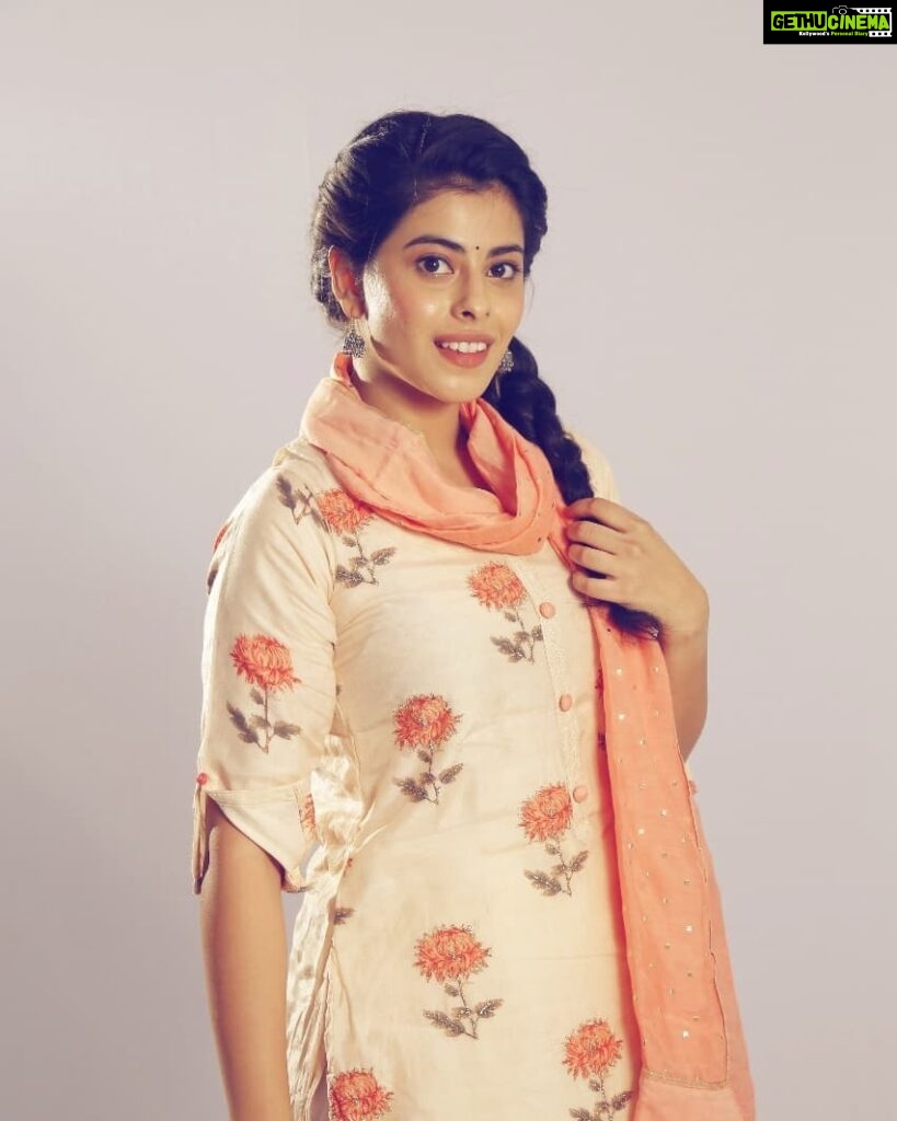 Actress Anisha Victor Instagram Photos and Posts April 2021 - Gethu Cinema