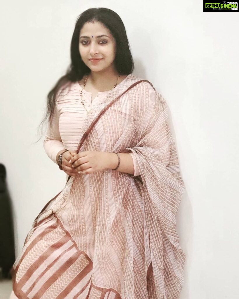 Anu Sithara Instagram – Unniyettan at home ️😊 @iamunnimukundan Kalpetta ...