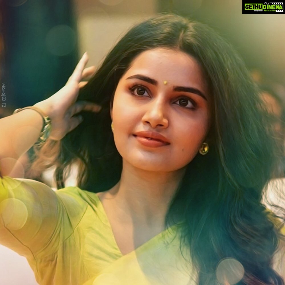 Anupama Parameswaran Instagram – When I met two crazy ppl @nameisnani and @mehreenpirzadaa 😘😘😘 ...