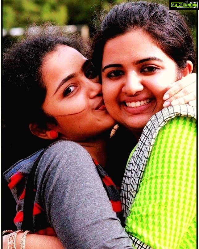 Anupama Parameswaran Instagram – She has the most “kissable” cheeks 💋 # ...