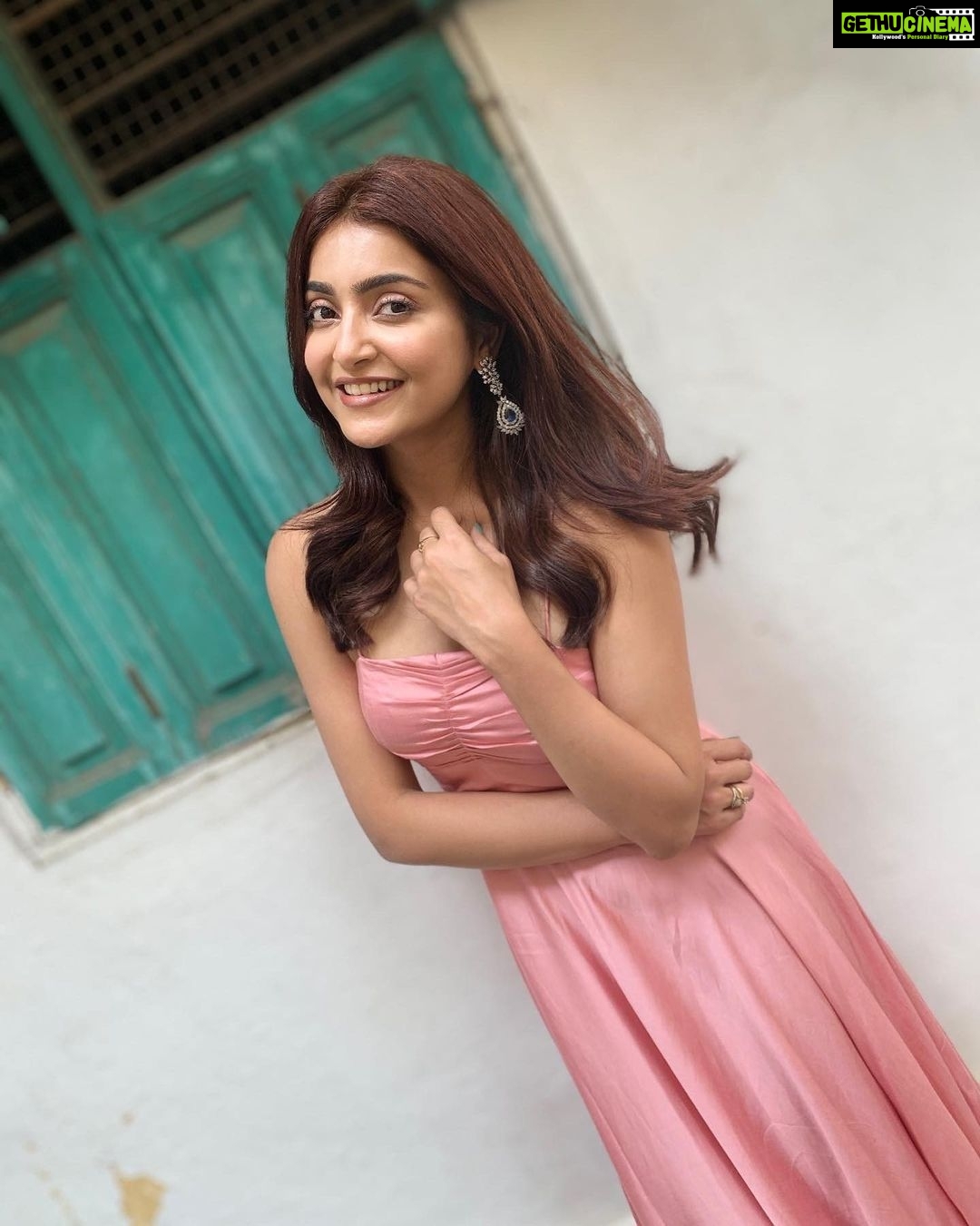 Avantika Mishra Instagram – Butterflies in my heart. 🦋 # ...