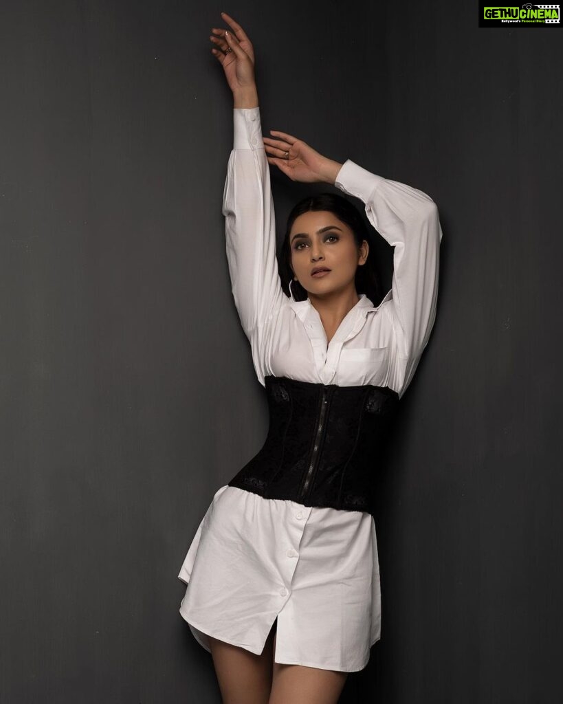 Actress Avantika Mishra Instagram Photos and Posts November 2021 ...