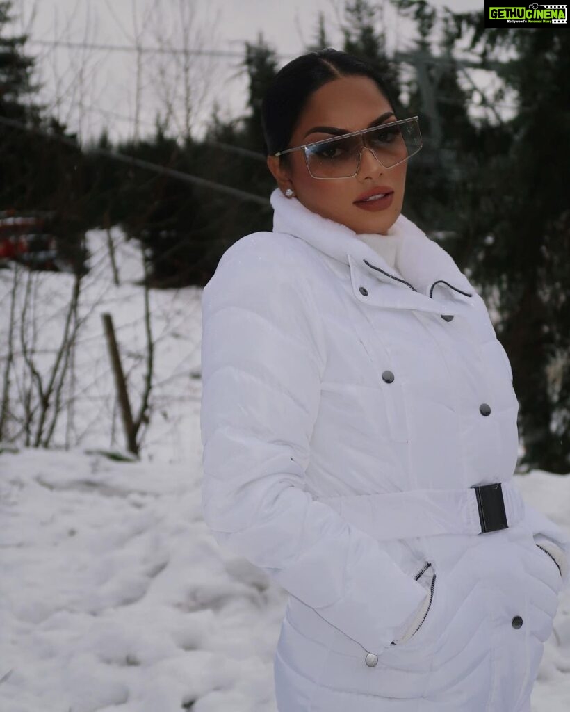 Actress Chandrika Ravi HD Instagram Photos and Wallpapers December 2021 ...