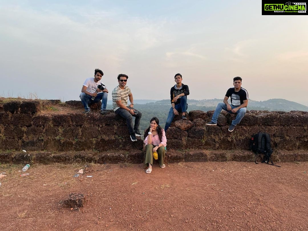 Dipika Kakar Instagram – The rocking Five !!! @shoaib2087 @abhishek09 ...