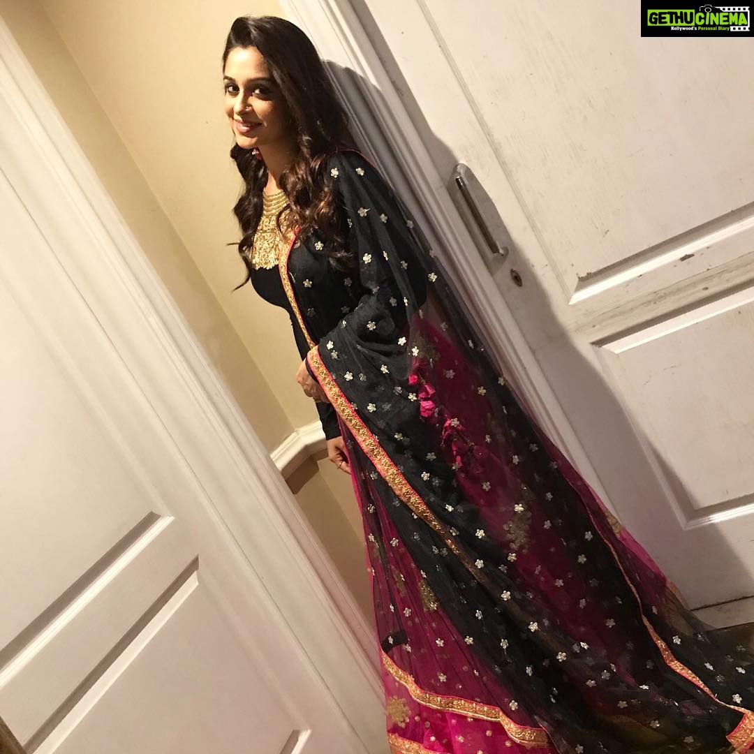 Dipika Kakar Instagram – Tonight’s dress code: Feel Fabulous 💁🏻😉 #Nagpur #TraditionalAndTrendy ...