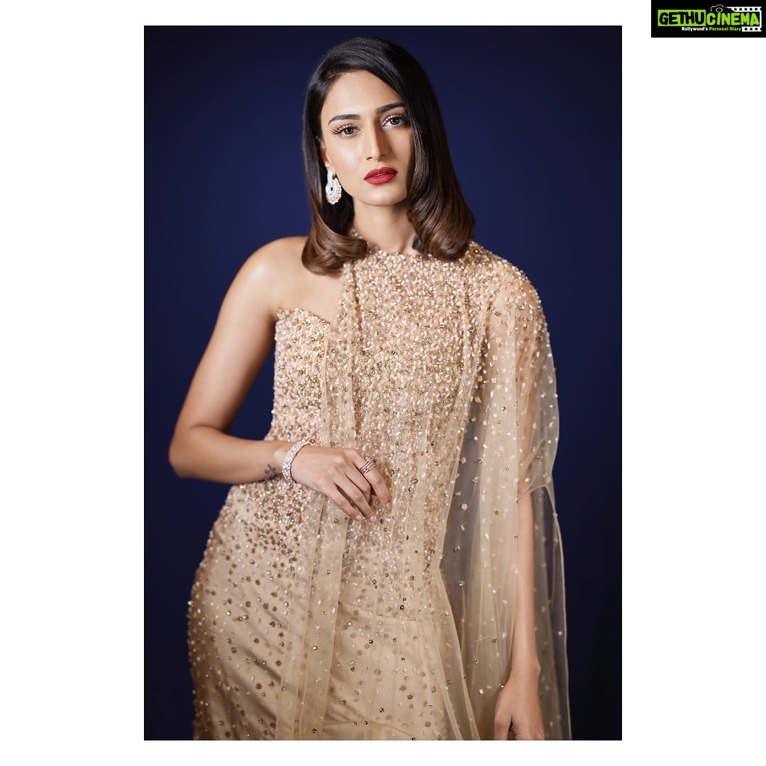 Erica Fernandes Instagram – 2/2 From the award night Shot by ...