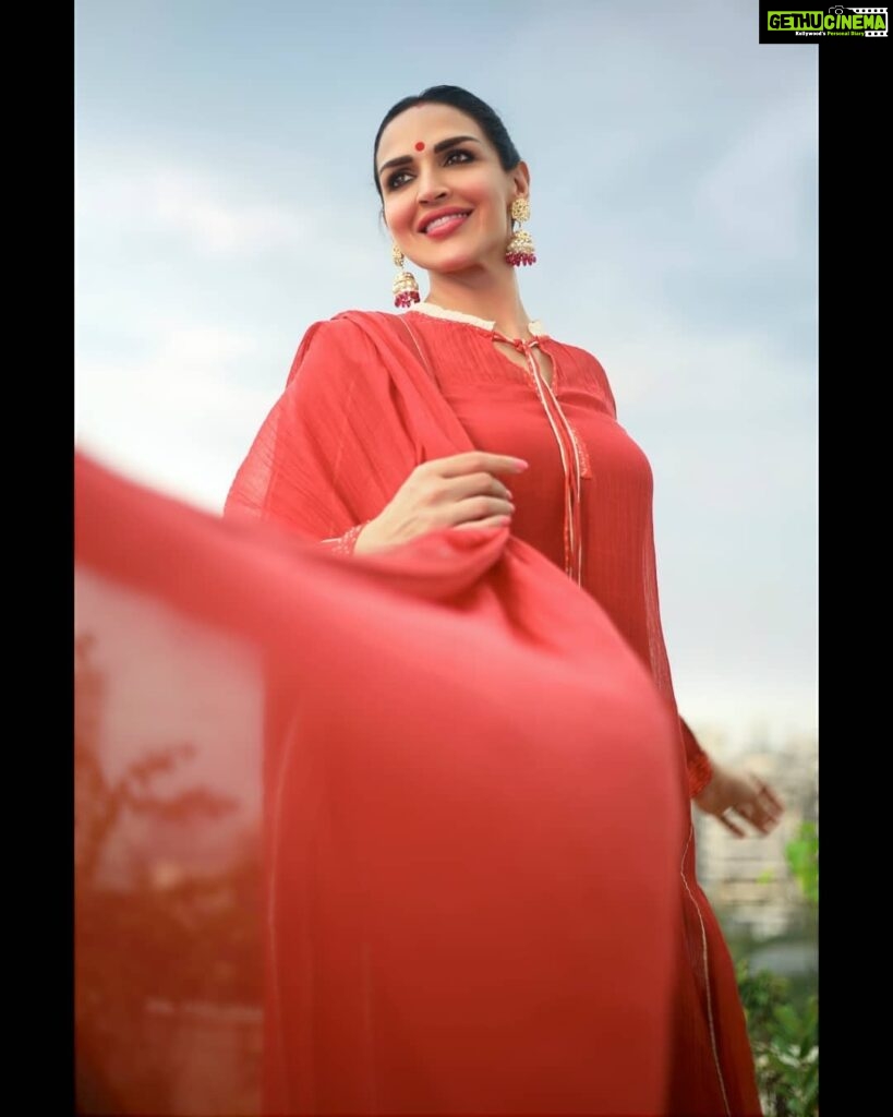 Esha Deol Instagram - Today's colour 'White' signifies purity, peace ...