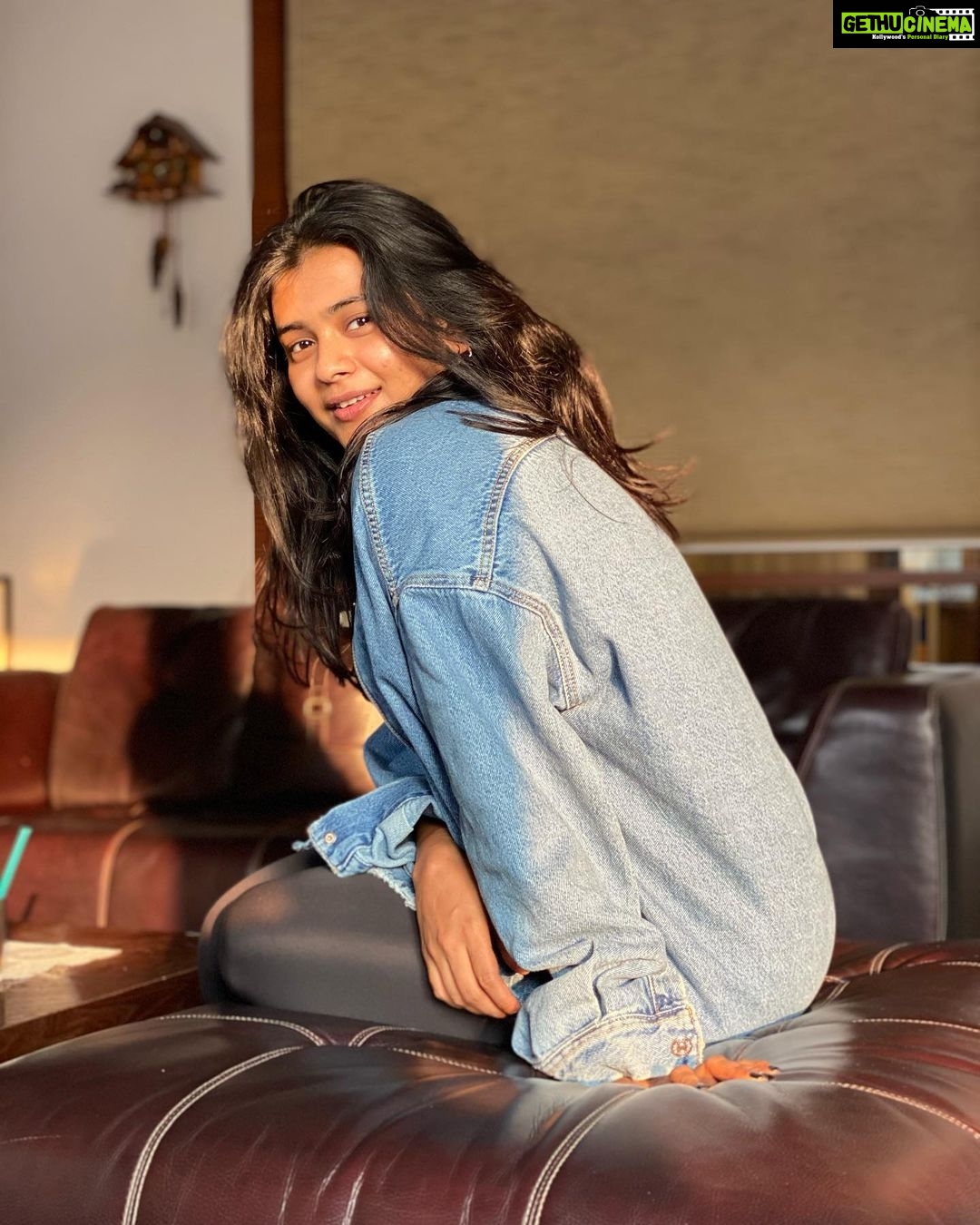 Hebah Patel Instagram – Always ready for pics! Almost always! Or have ...