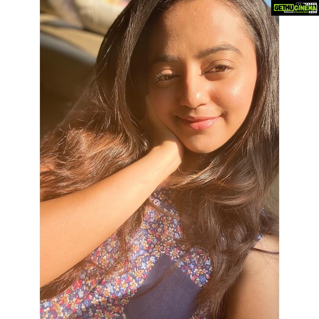 Helly Shah Instagram – Endless Sunshine ☀️🙂 | Gethu Cinema