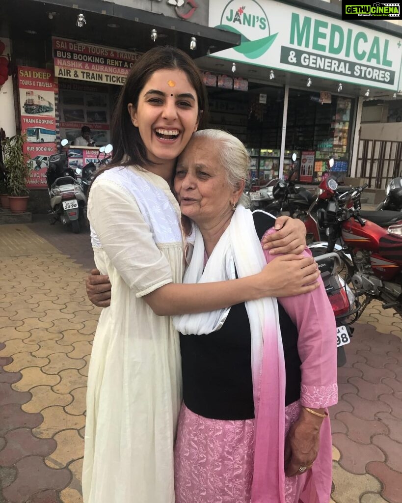 Actress Isha Talwar Instagram Photos and Posts December 2019 | Gethu Cinema