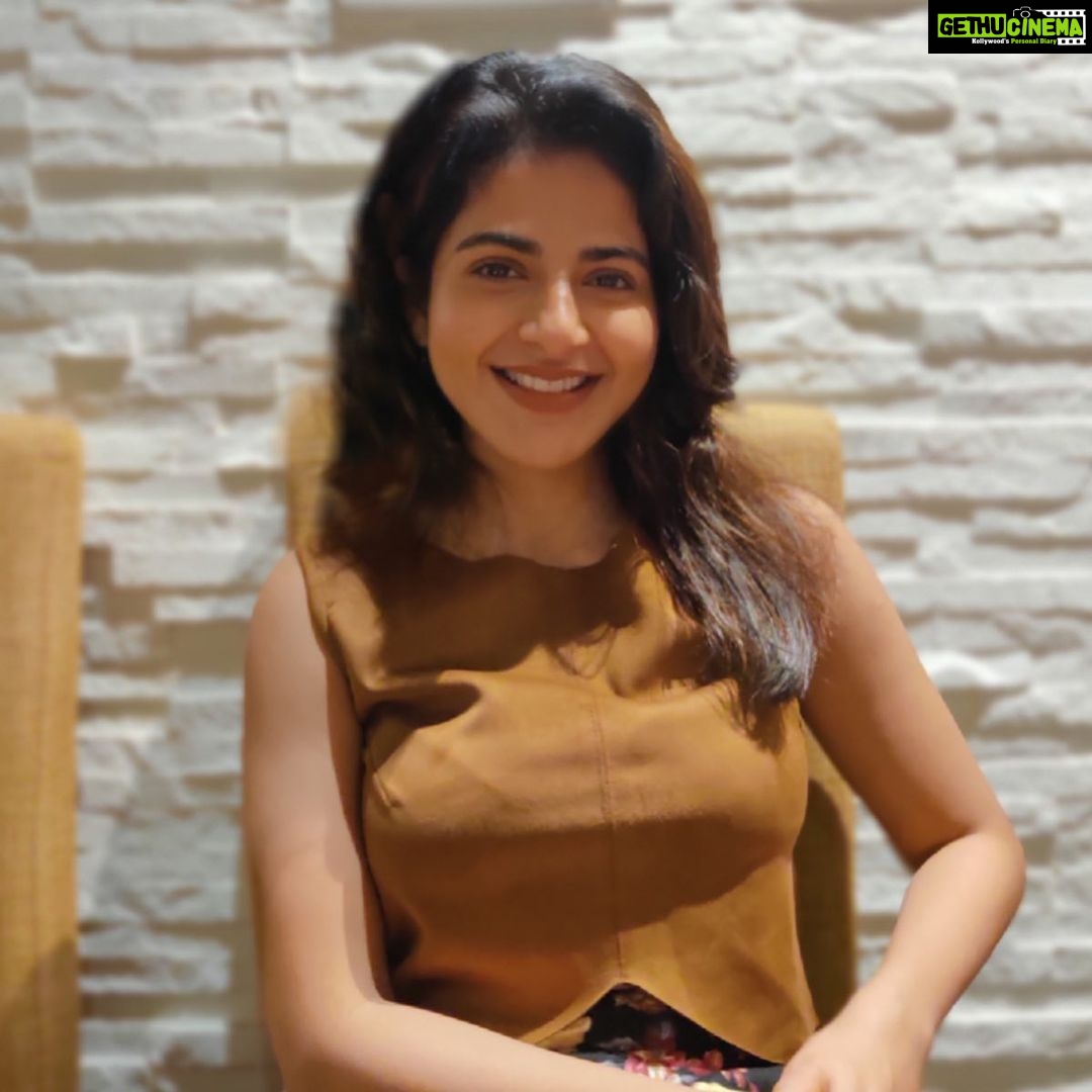 Iswarya Menon Instagram – Soul Food, not Eye candy 😉😛 | Gethu Cinema
