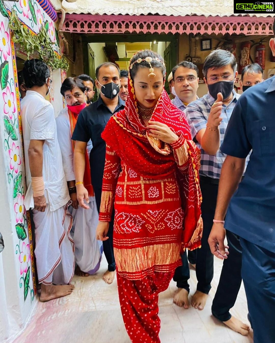 Kangana Ranaut Instagram – Met Shrinath ji, I love Krishna ...