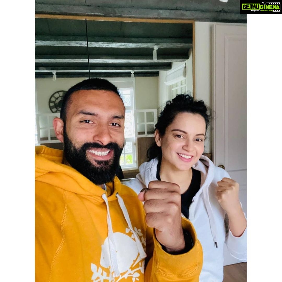Kangana Ranaut Instagram – Training never stops for #KanganaRanaut who is working out with her ...