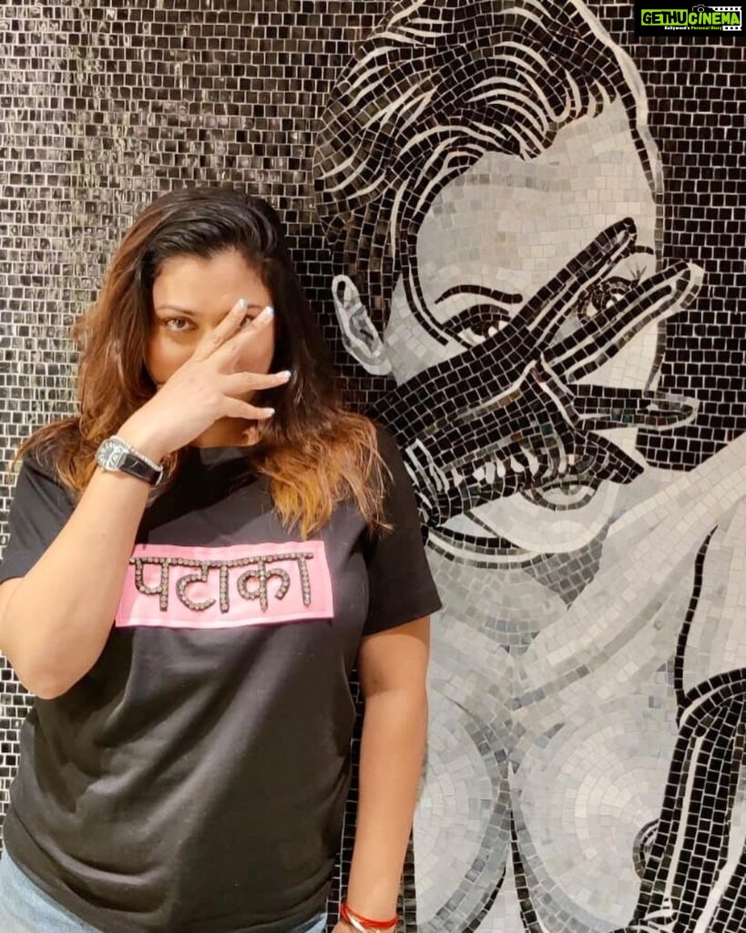 Malavika Instagram – Let your soul glow | Gethu Cinema
