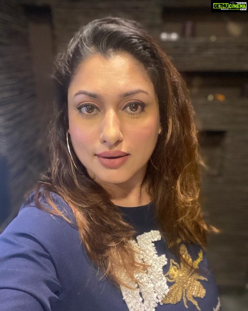 Actress Malavika Instagram Photos and Posts July 2021 | Gethu Cinema