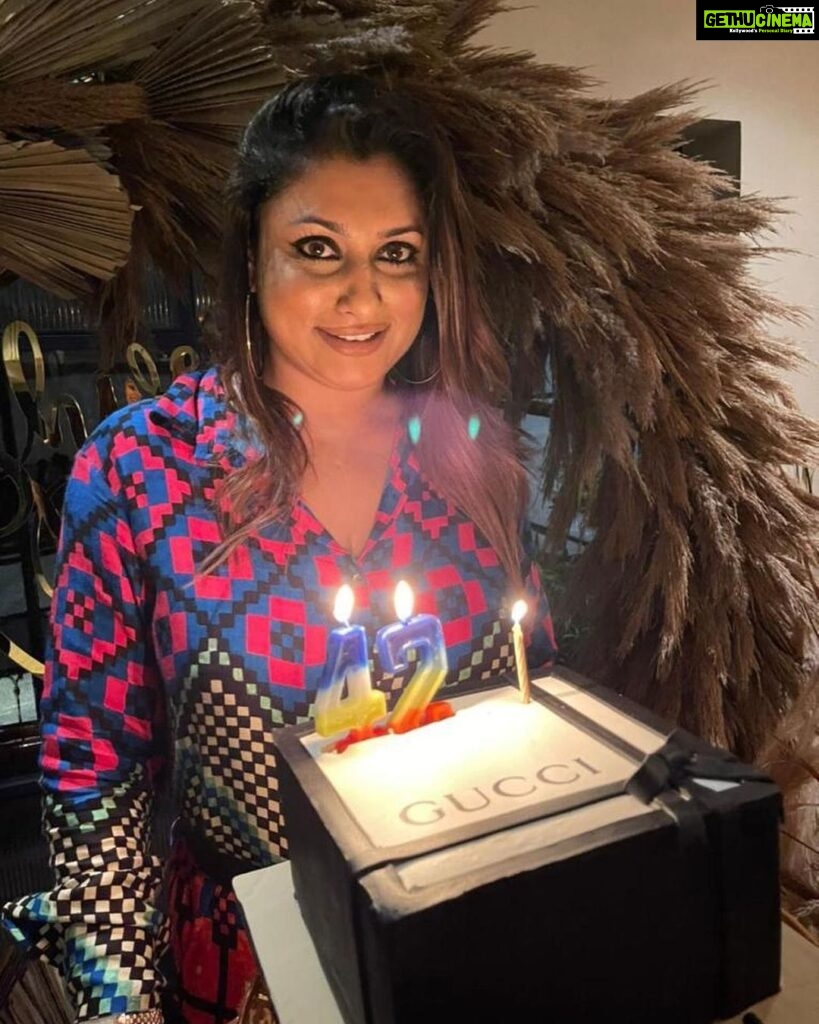 Actress Malavika Instagram Photos and Posts July 2021 | Gethu Cinema