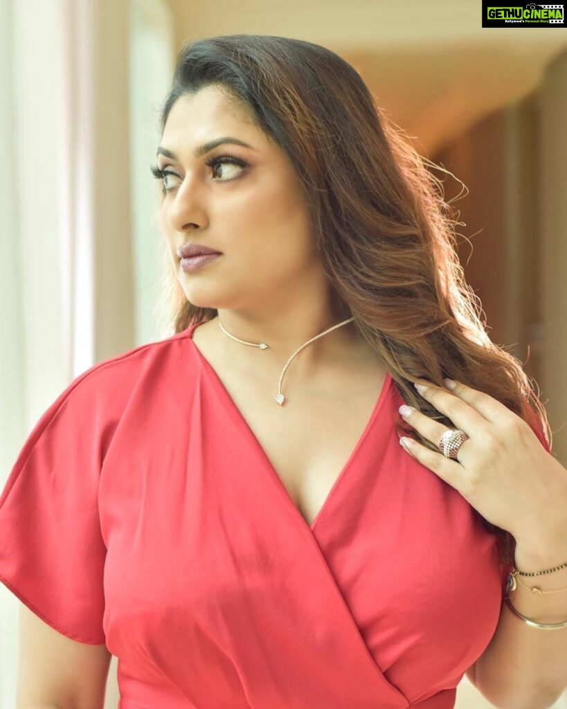 Actress Malavika Instagram Photos and Posts July 2021 | Gethu Cinema