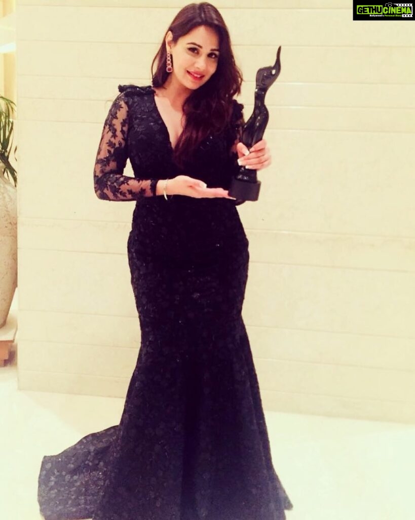 Actress Mandy Takhar Instagram Photos and Posts May 2018 - Gethu Cinema