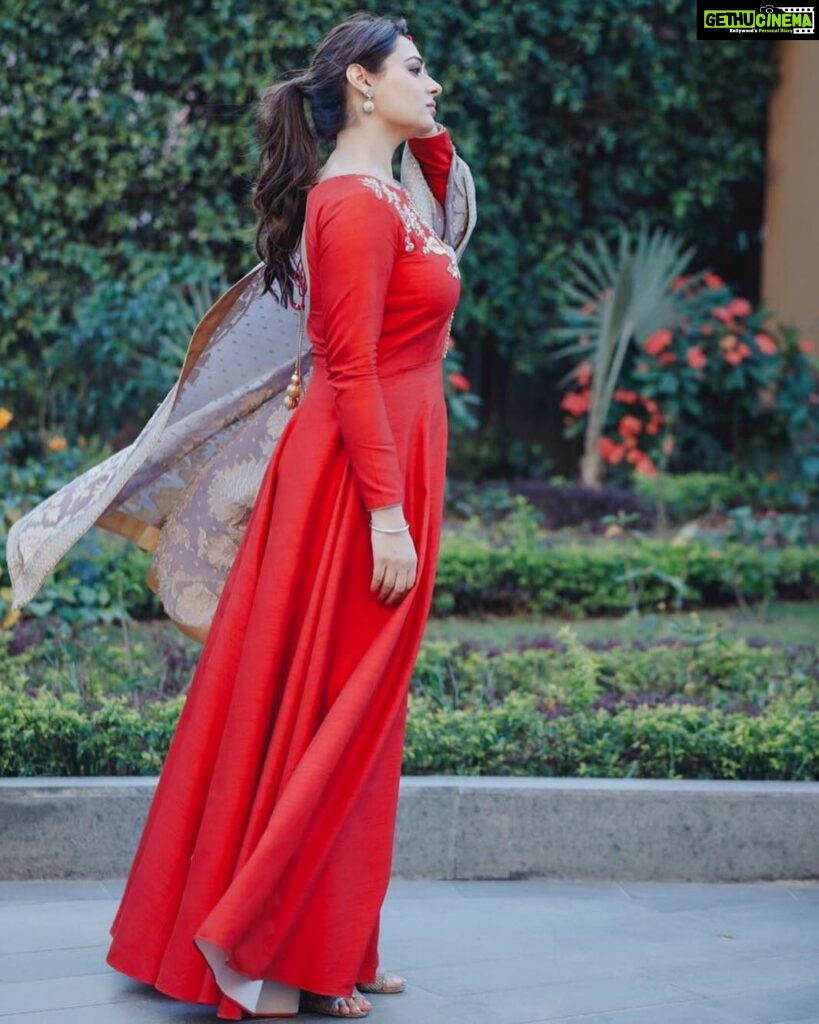 Actress Mandy Takhar Instagram Photos and Posts May 2018 - Gethu Cinema