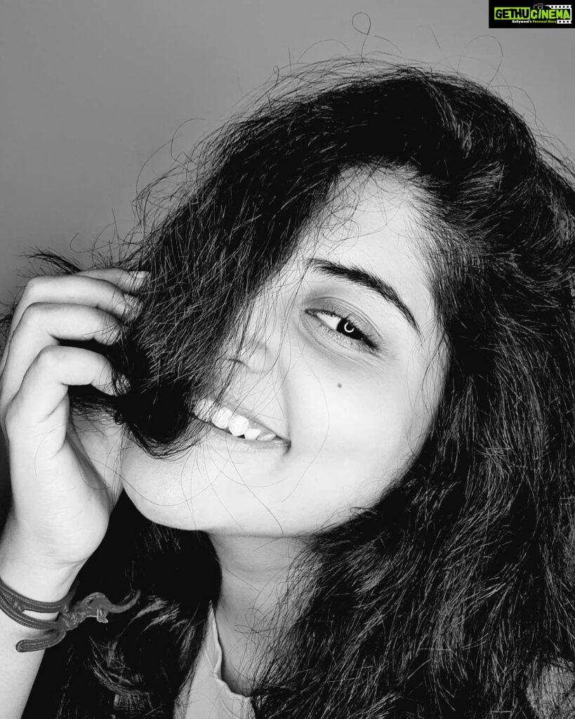 Actress Manjima Mohan Instagram Photos and Posts October 2020 | Gethu ...