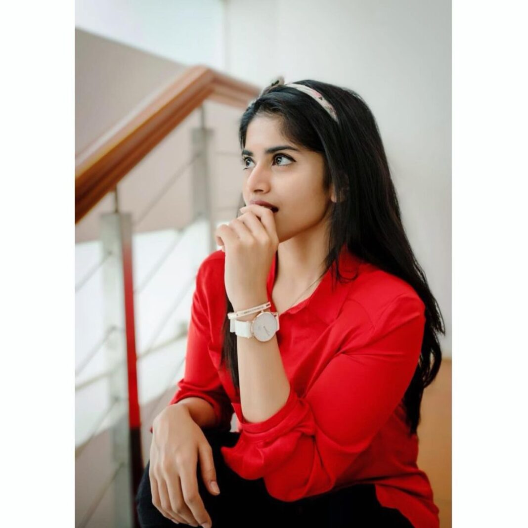 Actress Megha Akash Instagram Photos and Posts January 2020 - Gethu Cinema