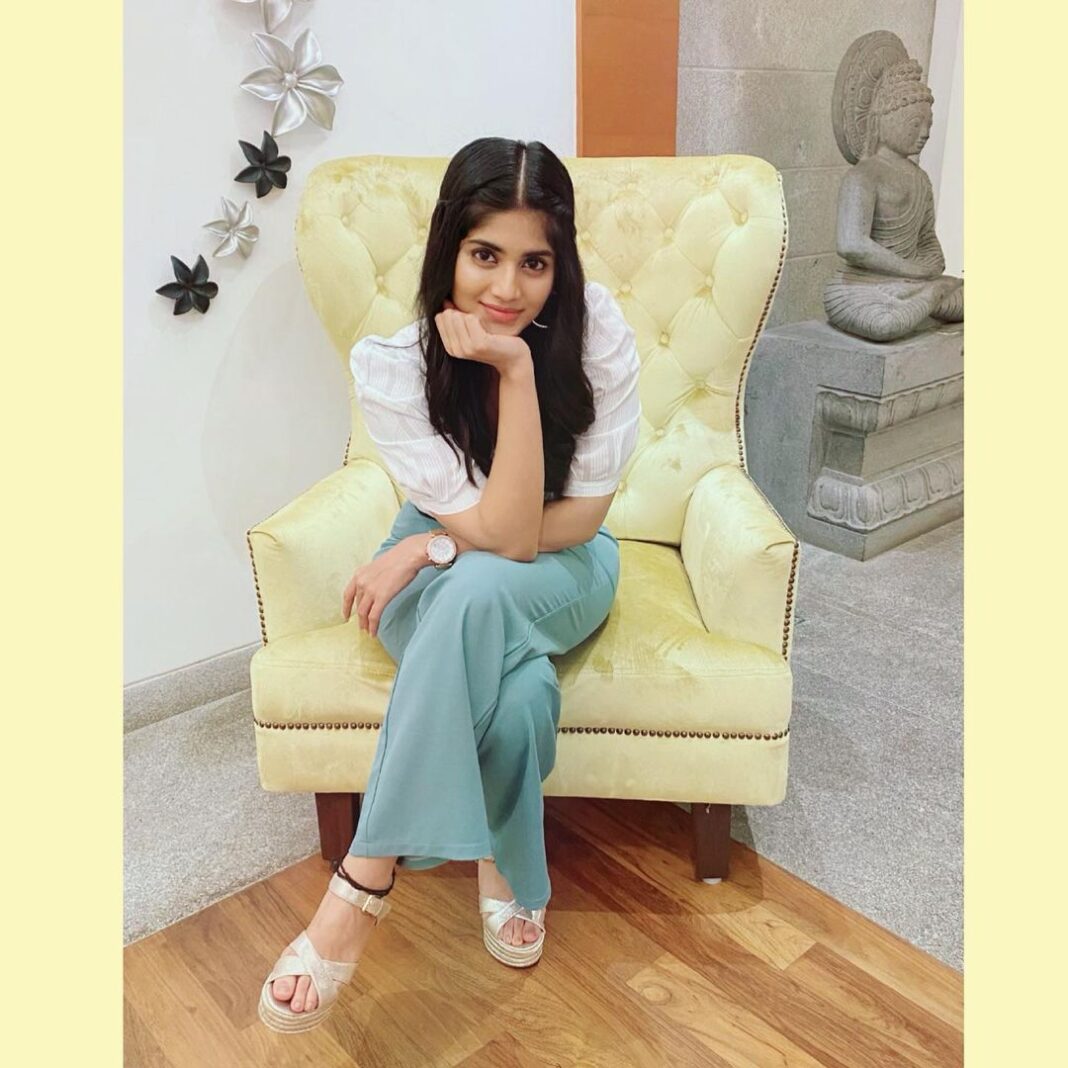 Actress Megha Akash Instagram Photos and Posts January 2020 - Gethu Cinema