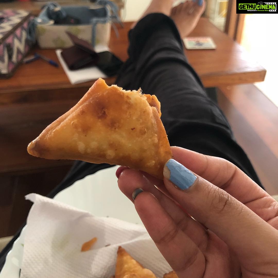 Nazriya Nazim Instagram – My mum in law makes the best samosas in the ...