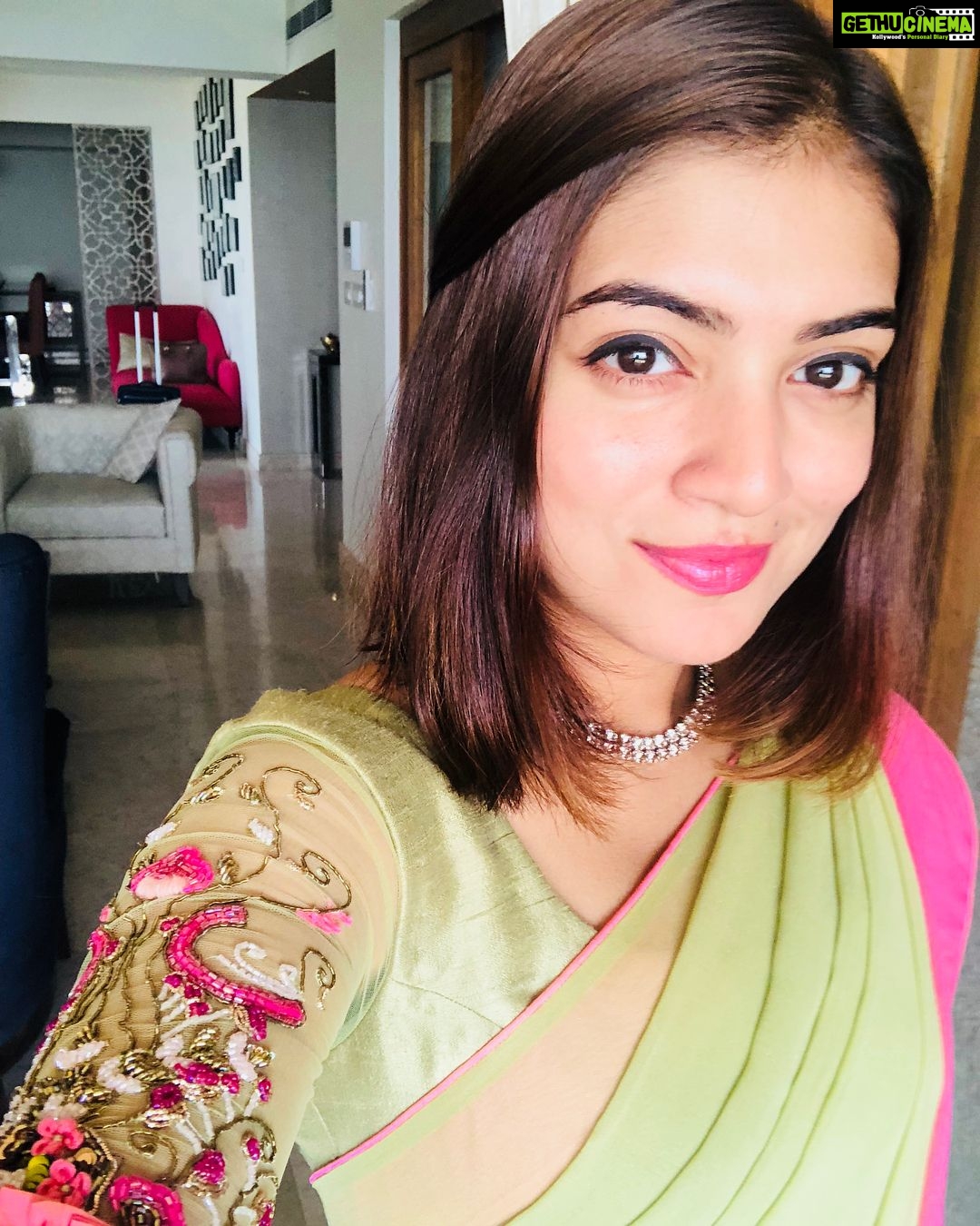 Nazriya Nazim Instagram – Go desi…..😬Thanx @maria.tiya.maria once again | Gethu Cinema