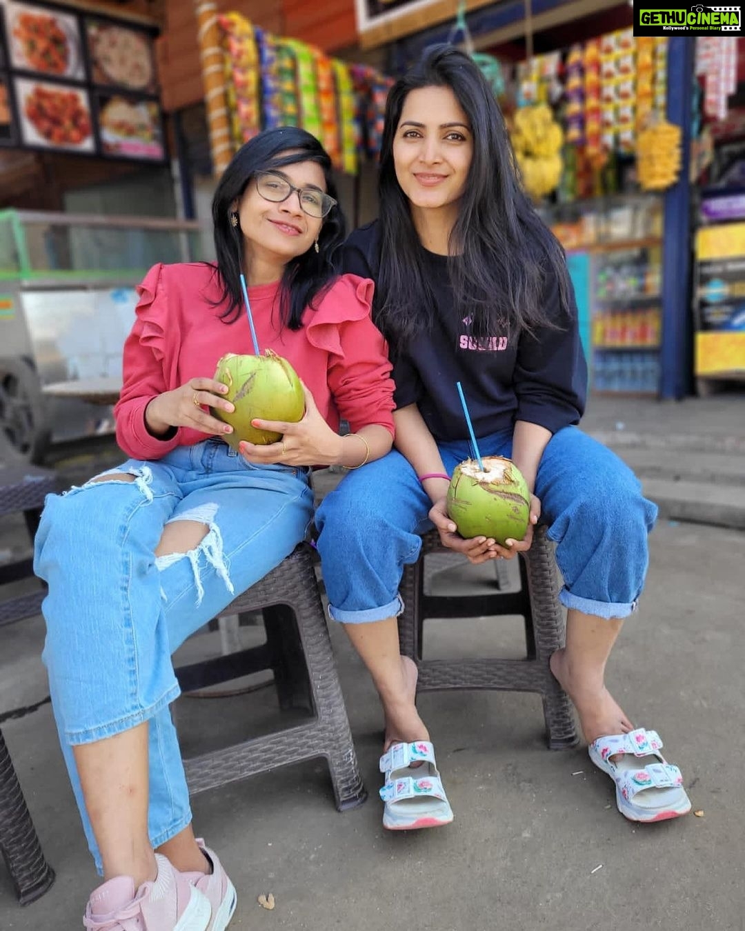 Actress Pavani Gangireddy Instagram Photos and Posts January 2022 ...