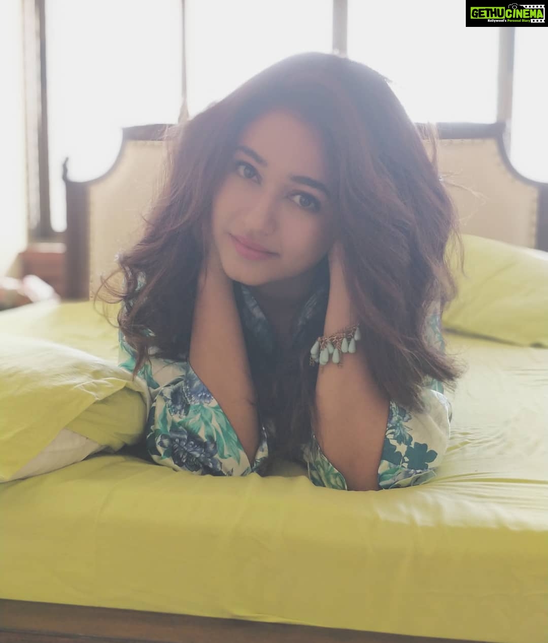 Poonam Bajwa Instagram Thursdaypost ️ 7thfeb2019 Greenisgood💚