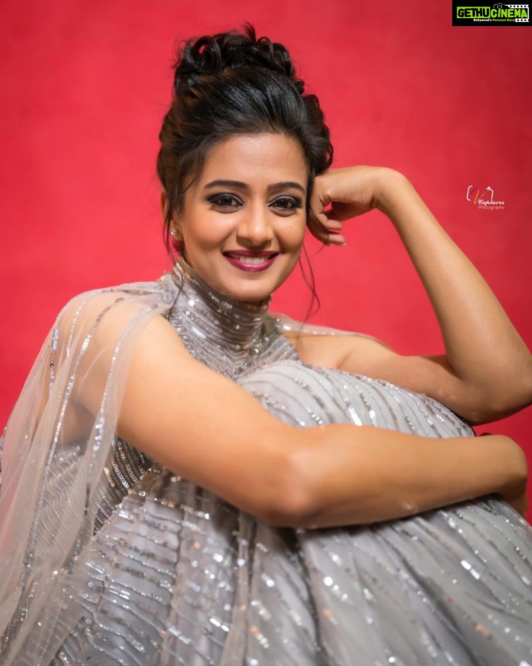 Priyamani Instagram – Don’t miss the ICONIC grand finale tonight with ...