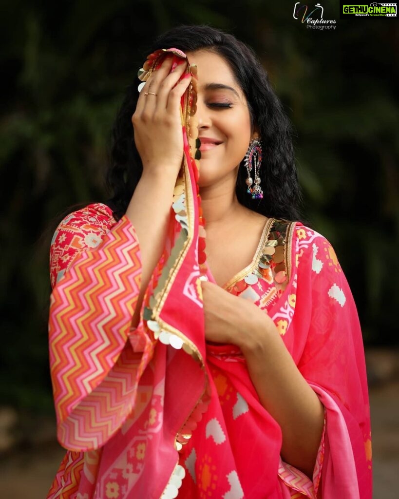Actress Rashmi Gautam Instagram Photos and Posts November 2020 | Gethu ...