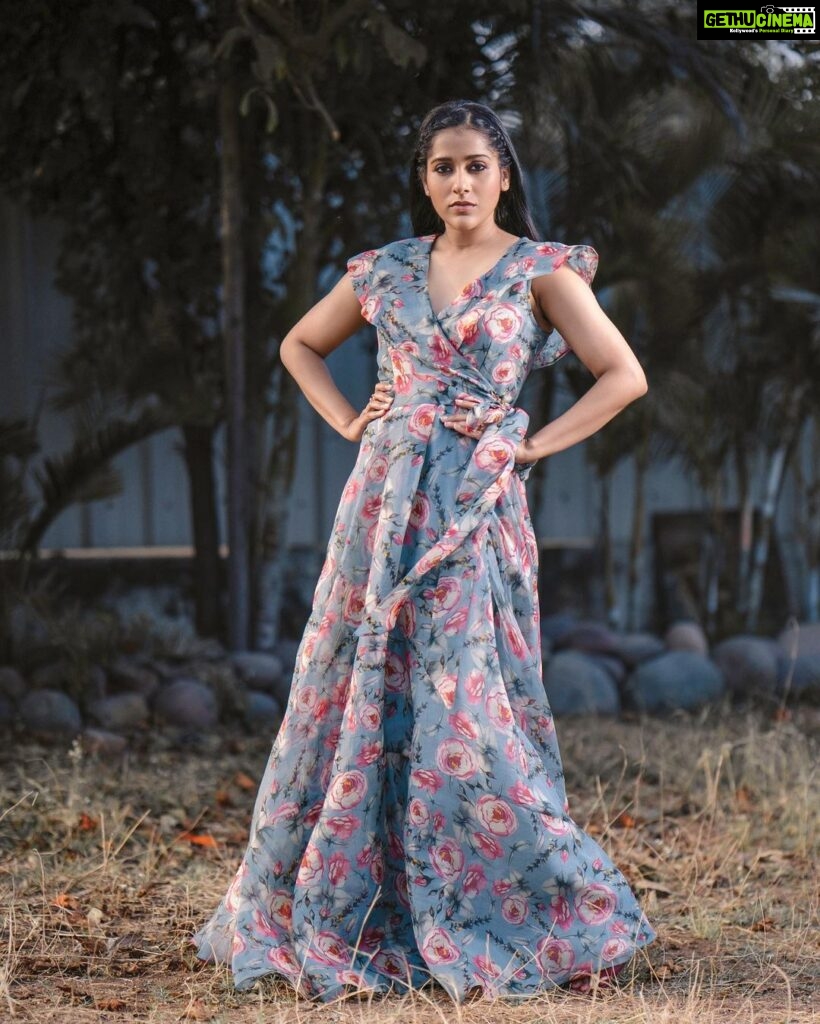 Rashmi Gautam Instagram – Outfit by @thread_fabric 💃💃💃💃💃💃💃💃💃💃💃💃 | Gethu ...