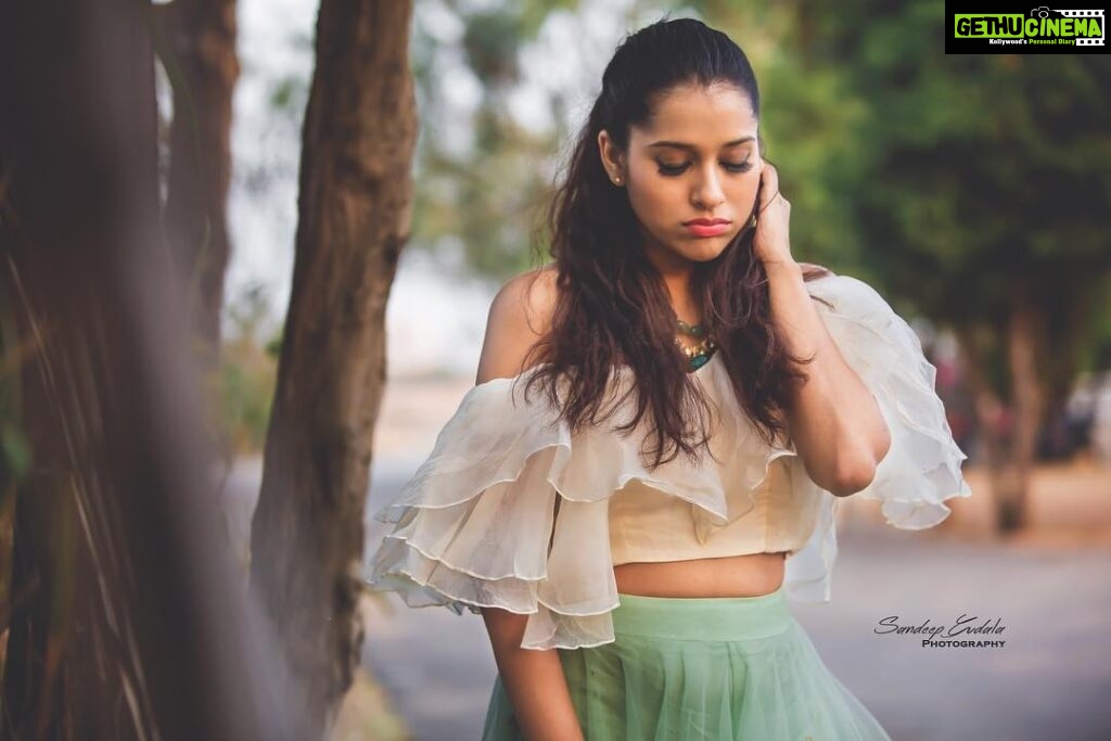 Actress Rashmi Gautam Instagram Photos and Posts April 2019 | Gethu Cinema