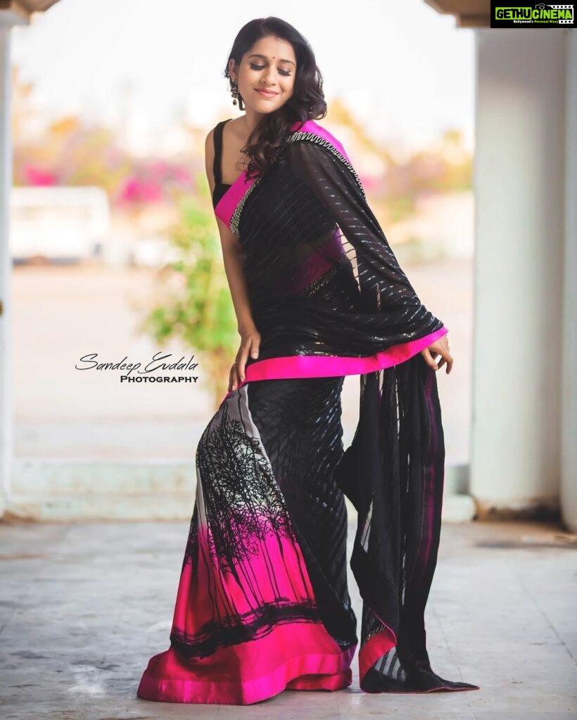 Actress Rashmi Gautam Instagram Photos and Posts April 2019 | Gethu Cinema