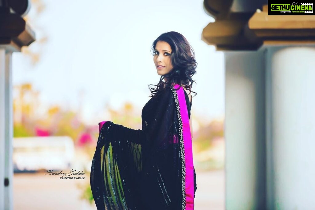 Actress Rashmi Gautam Instagram Photos and Posts April 2019 | Gethu Cinema