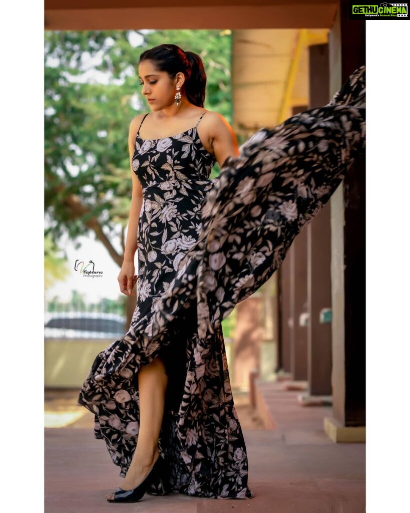 Actress Rashmi Gautam Instagram Photos and Posts April 2021 | Gethu Cinema