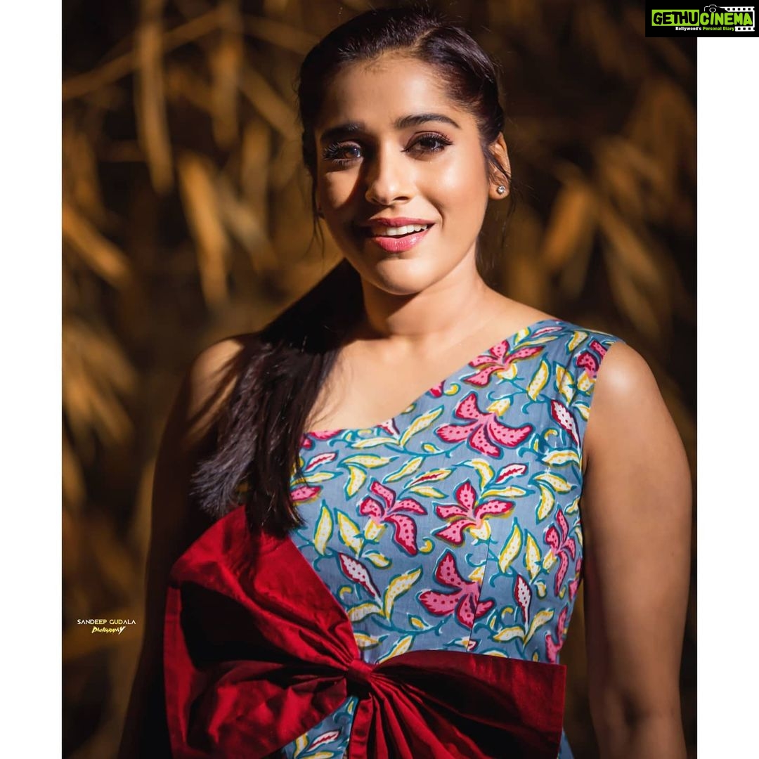 Rashmi Gautam Instagram - Outfit by @sleekchiccouture_official 🎀🎀🎀🎀🎀🎀🎀🎀 ...