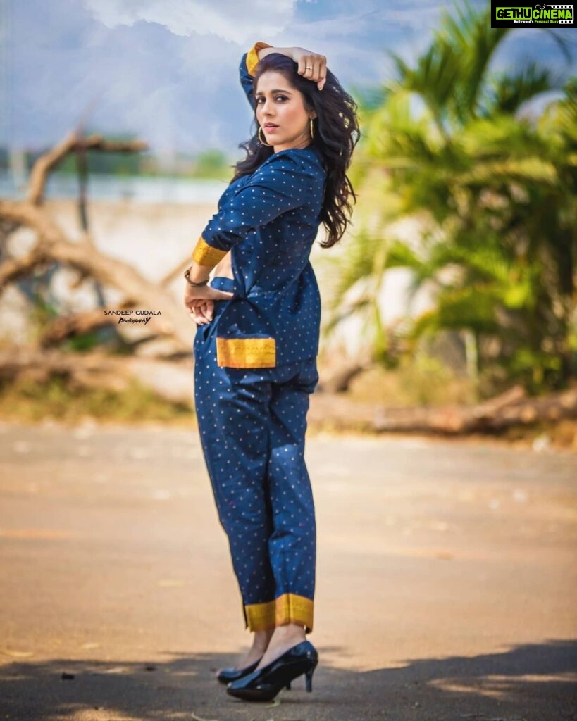 Actress Rashmi Gautam Instagram Photos and Posts January 2021 - Gethu ...