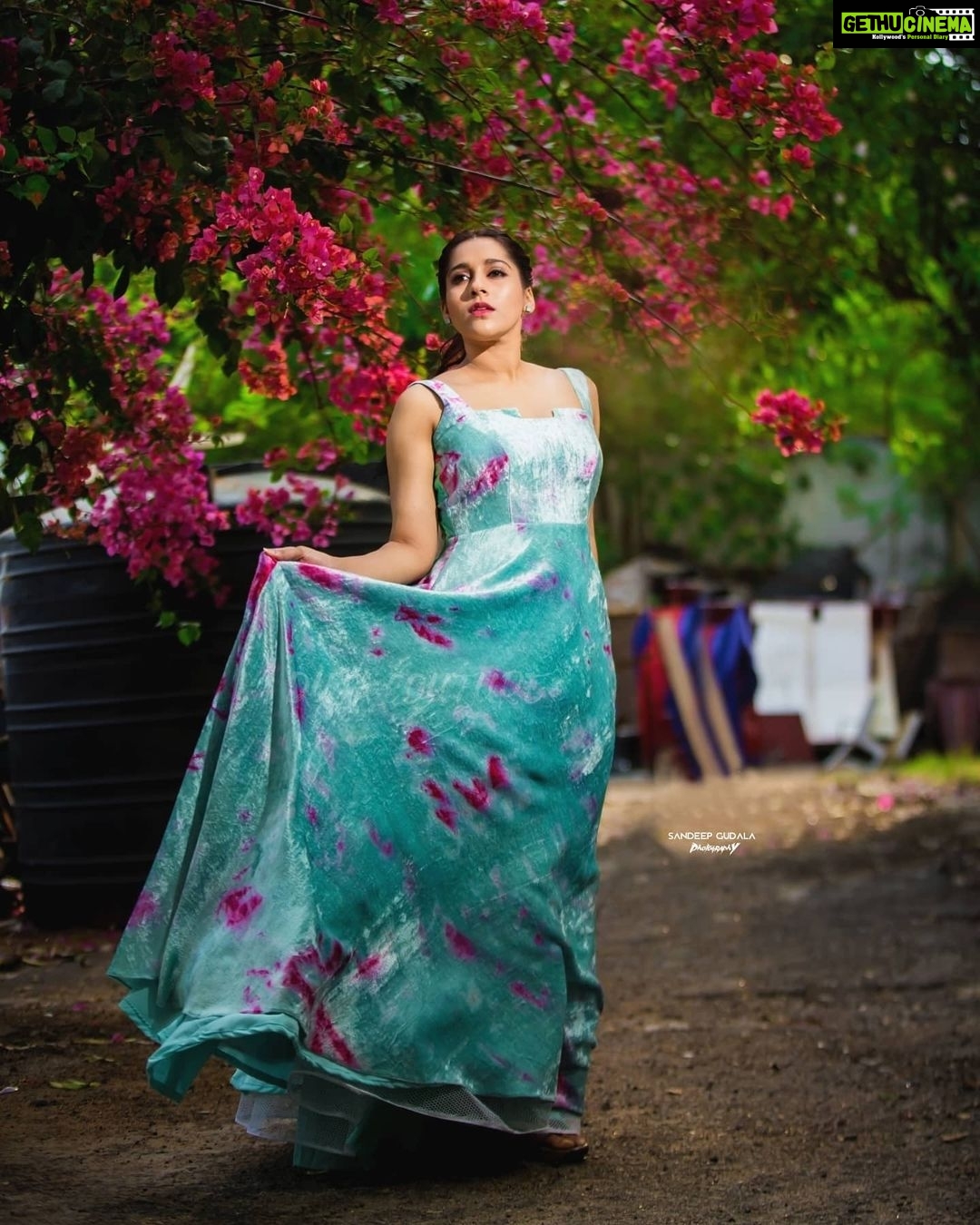 Rashmi Gautam Instagram – Outfit by @duta_couture P.c ...