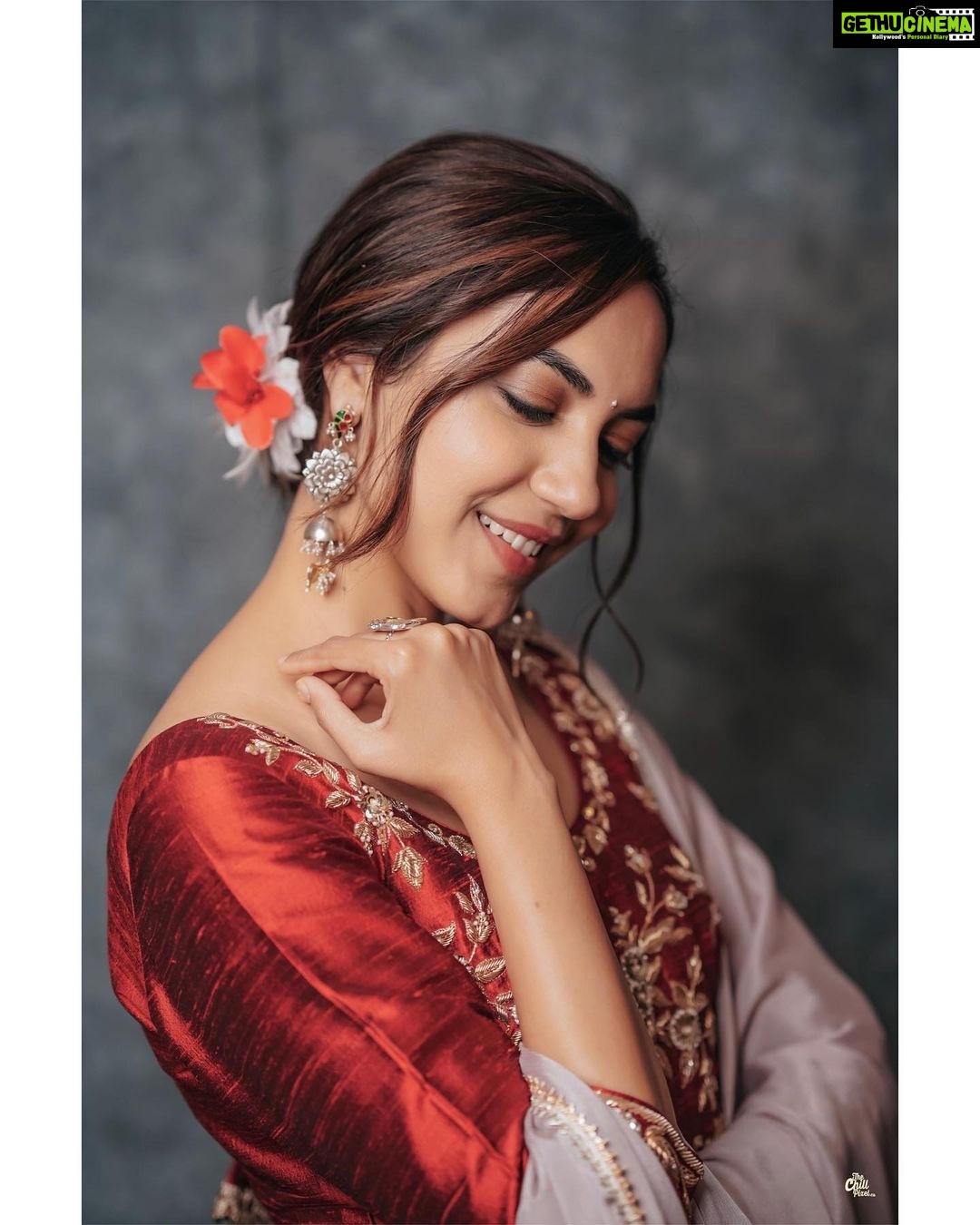 Ritu Varma Instagram – May this festival of lights bring happiness ...