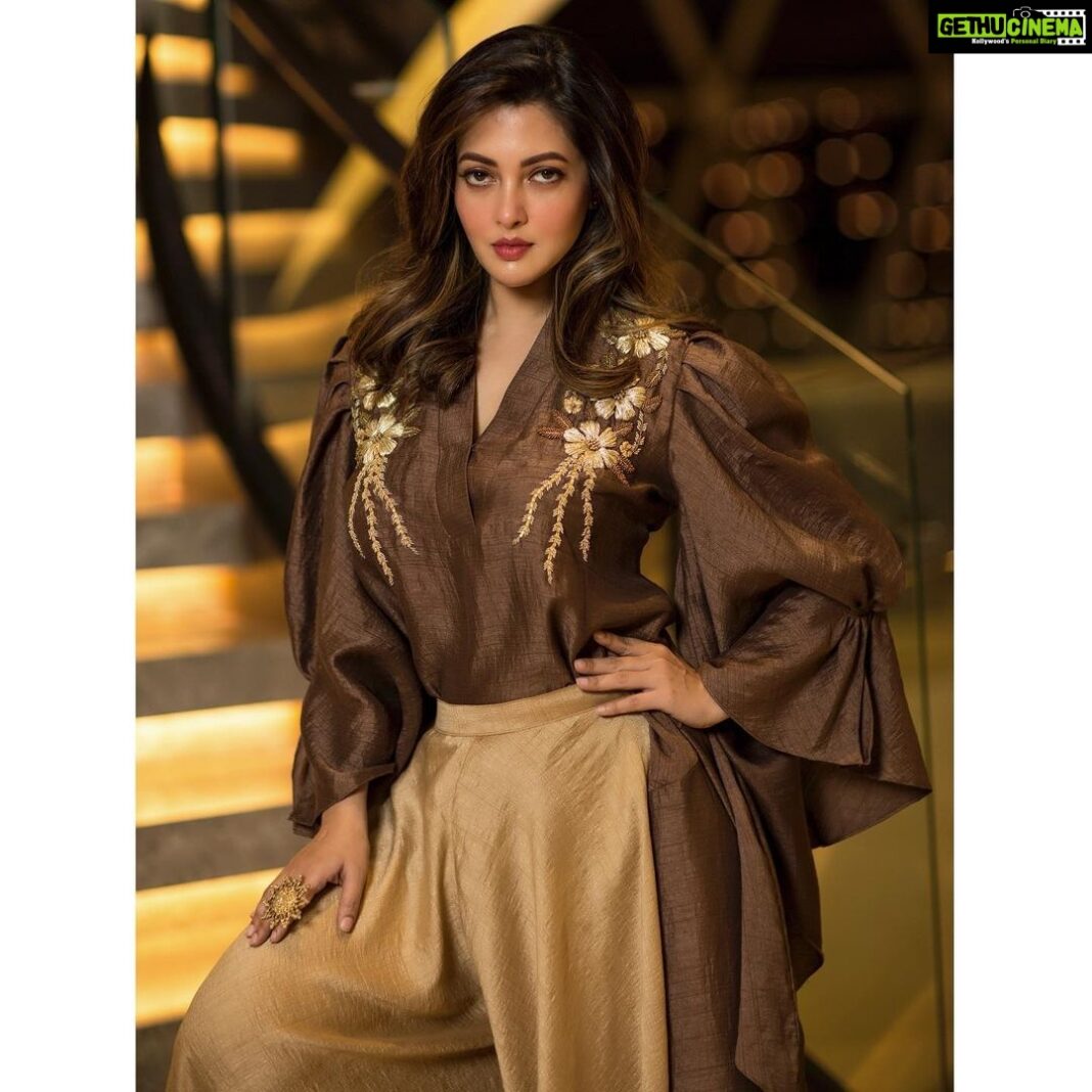 Actress Riya Sen Instagram Photos and Posts January 2021 | Gethu Cinema