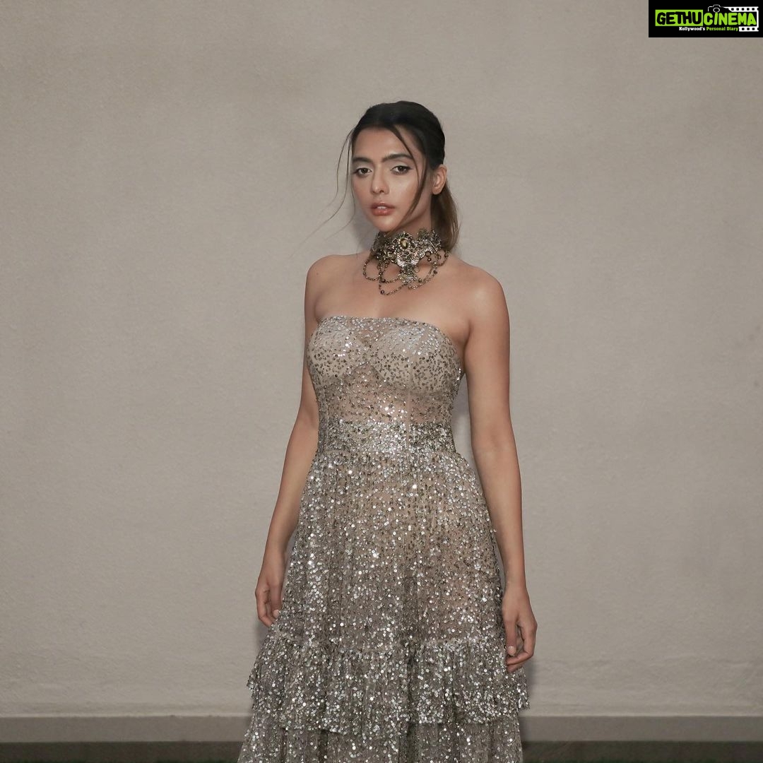 Ruhi Singh Instagram – Mind if I cut to the front Outfit ...