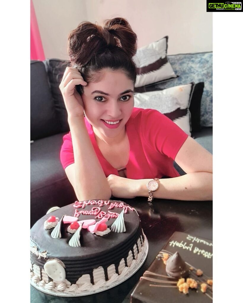 Actress Sherin Instagram Photos and Posts August 2021 | Gethu Cinema