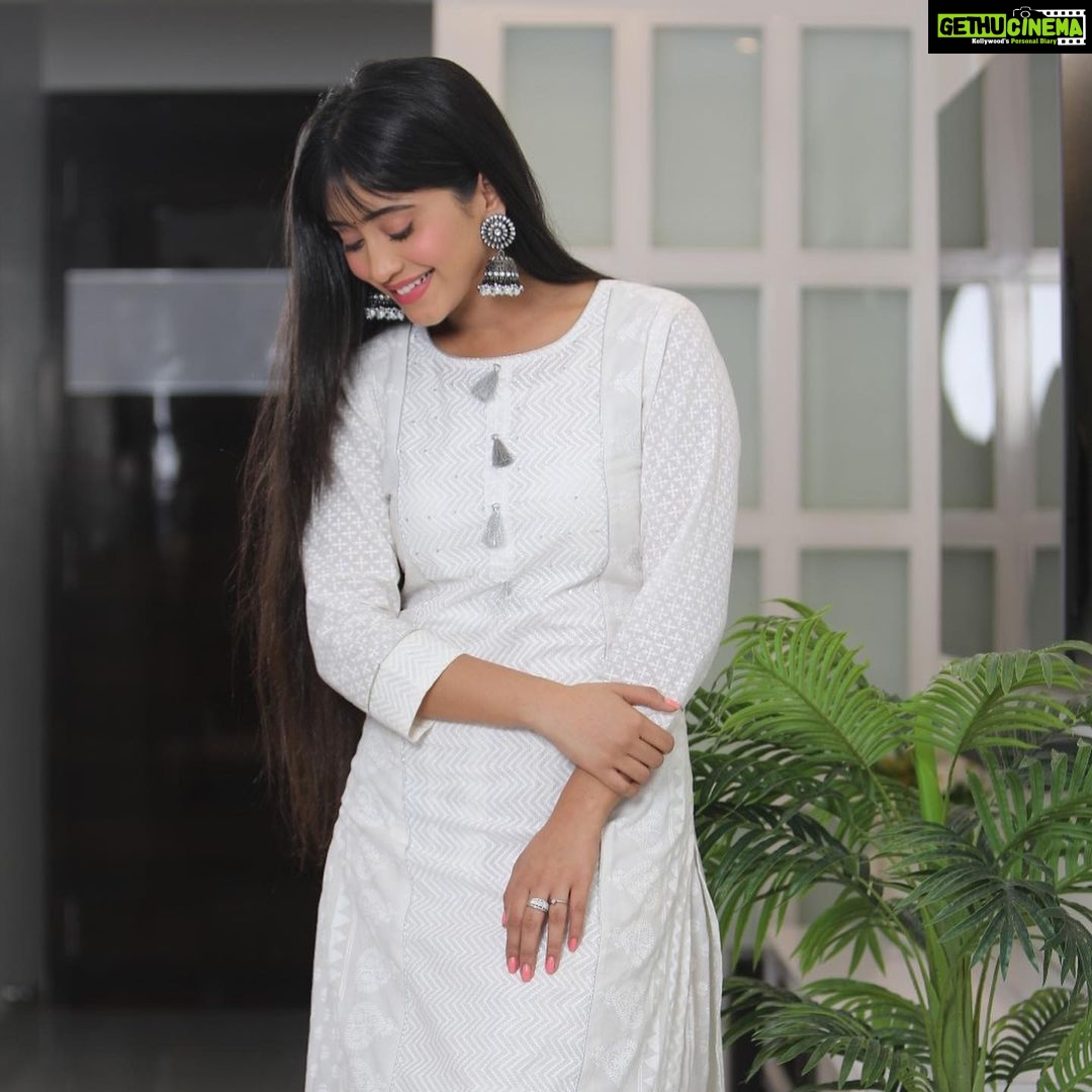 Shivangi Joshi Instagram – #HappyDussehra Outfit:- @beindiofficial ...