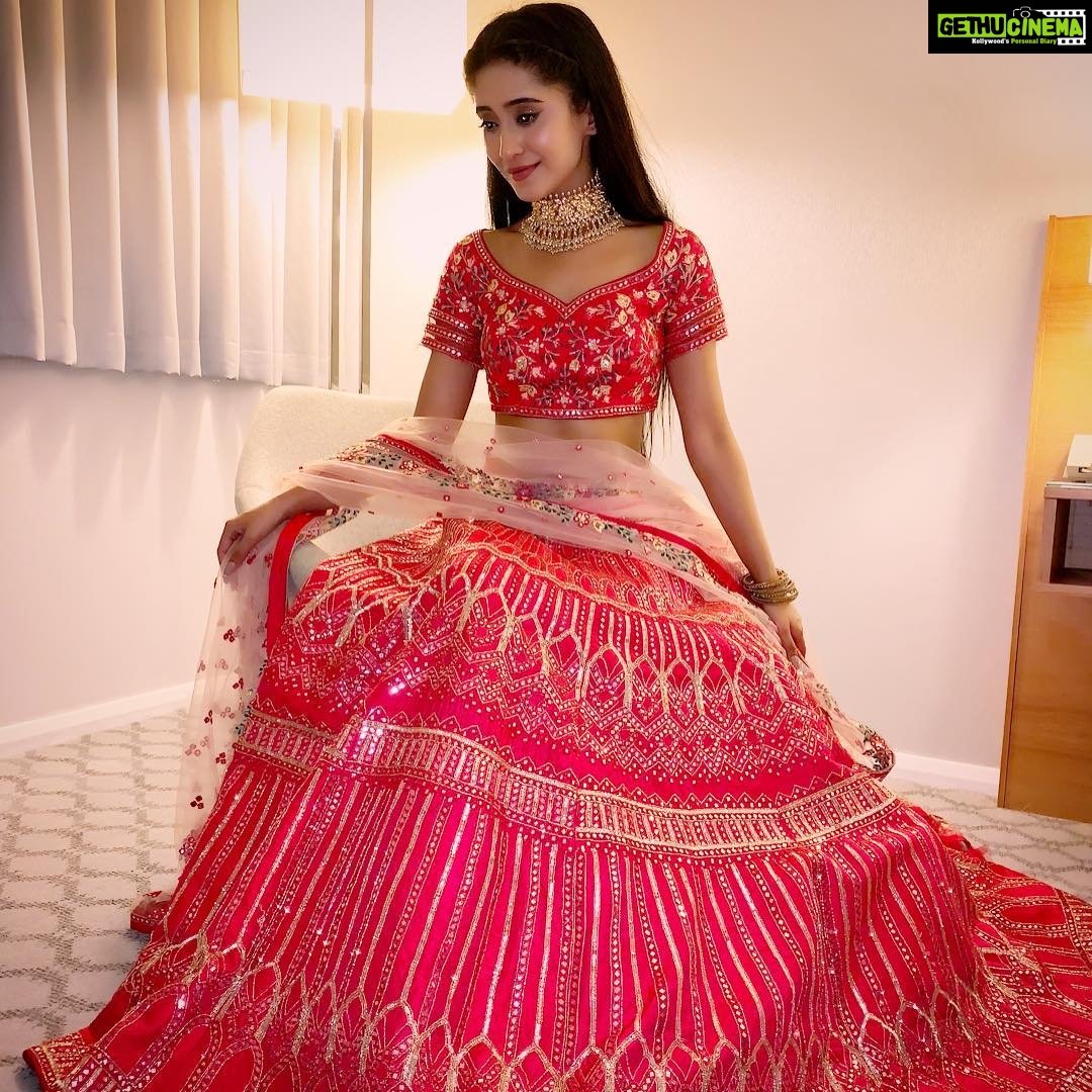 Shivangi Joshi Instagram - STYLED BY :- @nehaadhvikmahajan . OUTFIT ...