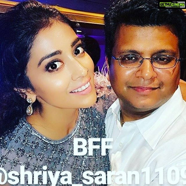Shriya Saran Instagram – Muahhhh @tanuj.garg thank you for this picture ...