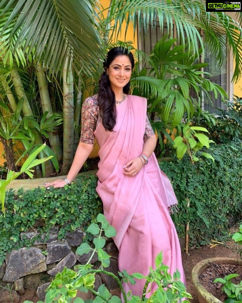 Actress Simran Instagram Photos and Posts January 2021 | Gethu Cinema