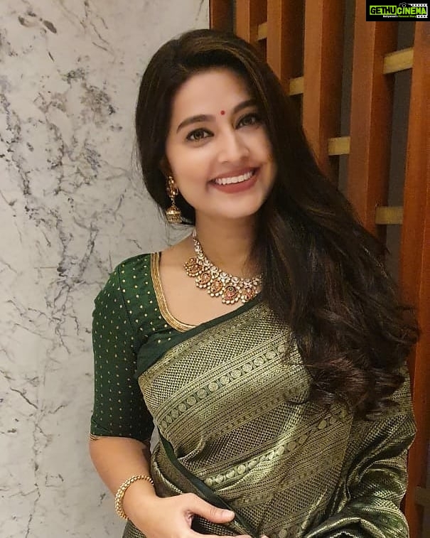 Sneha Instagram – Makeup Jewelry Silk saree n Mask whatever u do ...