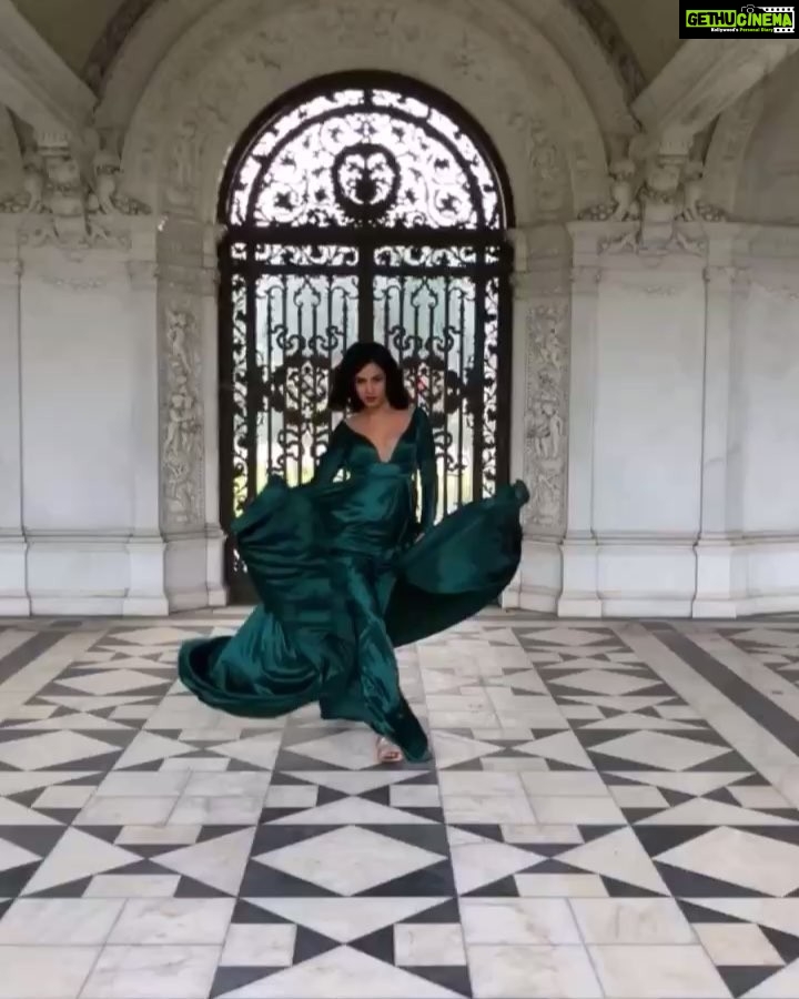 Sonal Chauhan Instagram – “Those unuttered words of your smile can ...